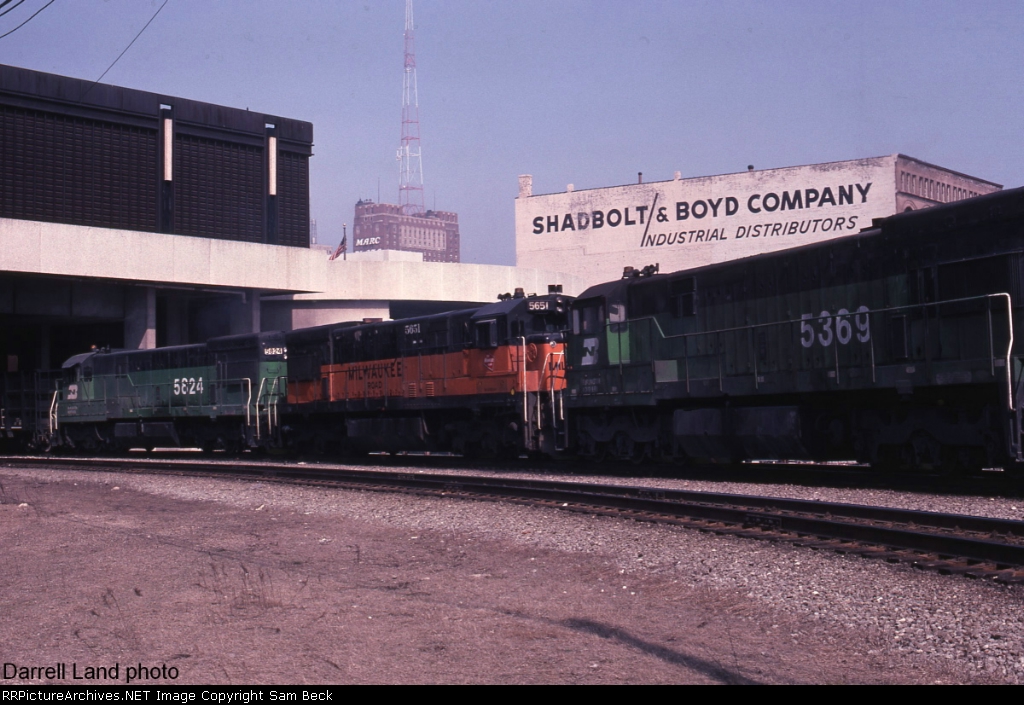 BN 5369, MILW 5651, and BN 5824 on a Unit Coal Train